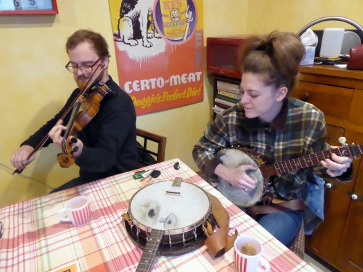 A Visit From Kelly Hunt and her Banjo – Territorial Imperatives